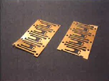 加工事例 精密順送金型 C5191R 部分AUメッキ材 タイヨーアクリス | イプロスものづくり